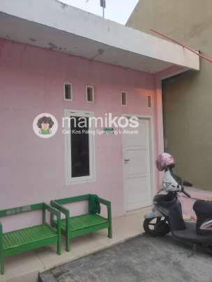 Kost Pink Serang Serang