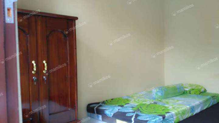 Kost Eyang Tris Kaliwates Jember